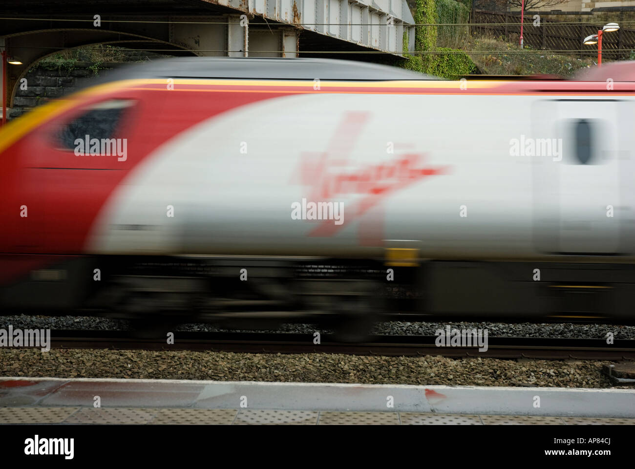 Going fast train hi-res stock photography and images - Alamy