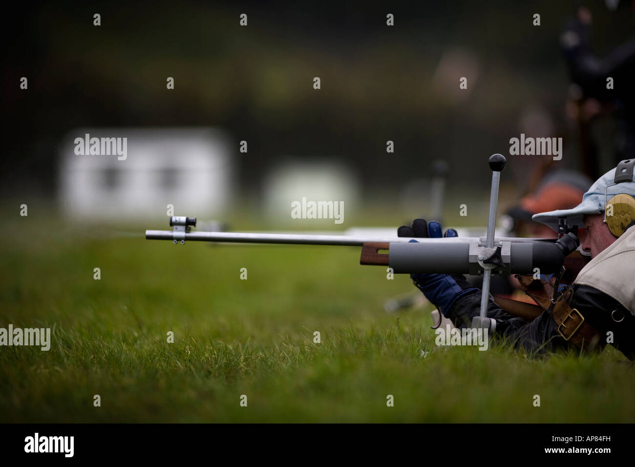 A marksman shoots at a target 1000 Yards away Stock Photo - Alamy