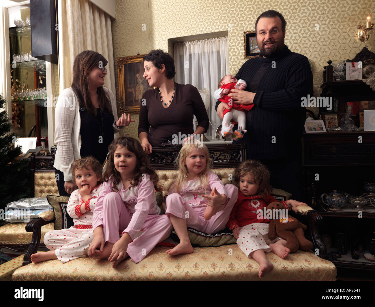 Family four children hi-res stock photography and images - Alamy