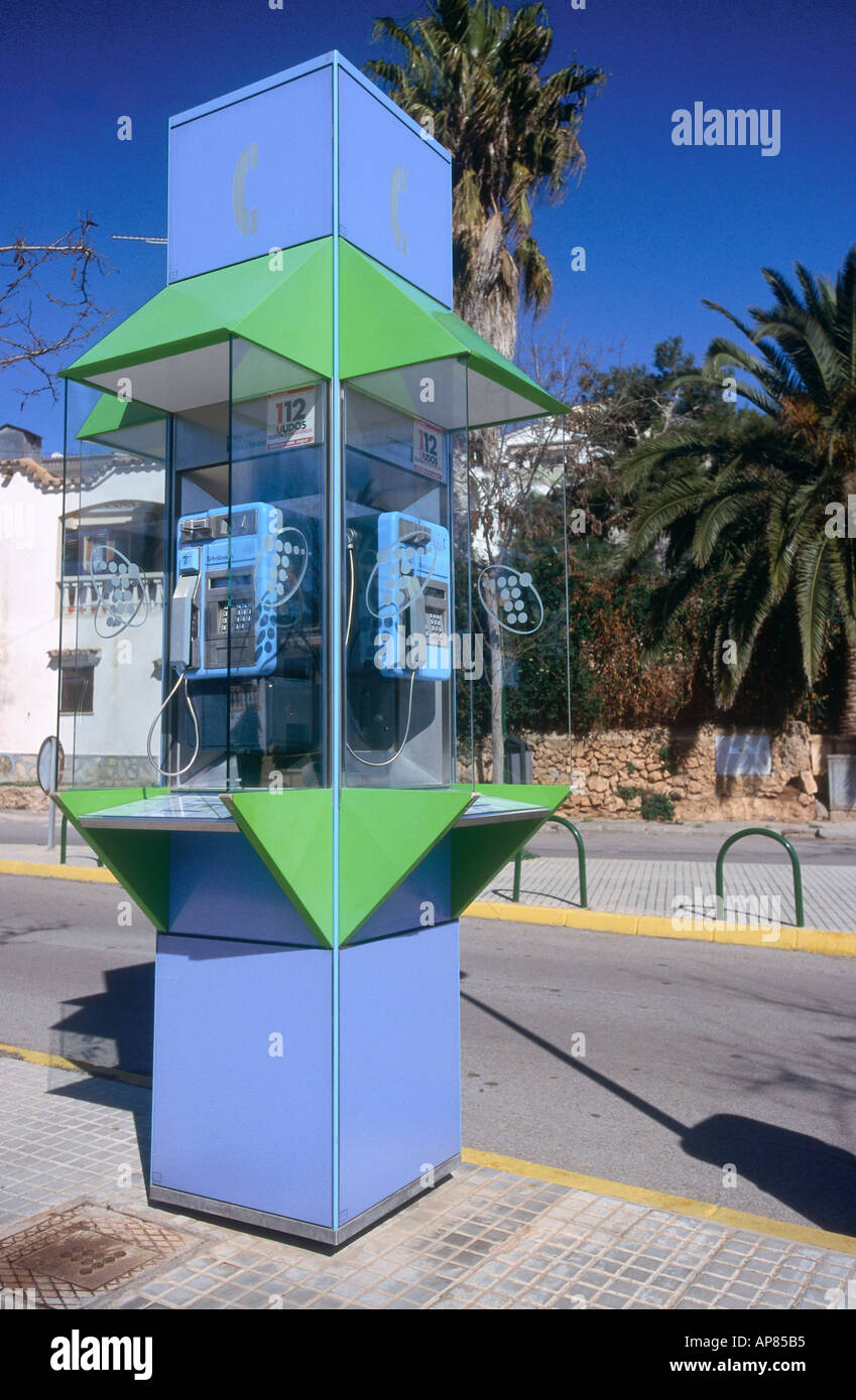 Telephone booth and palms hi-res stock photography and images - Alamy