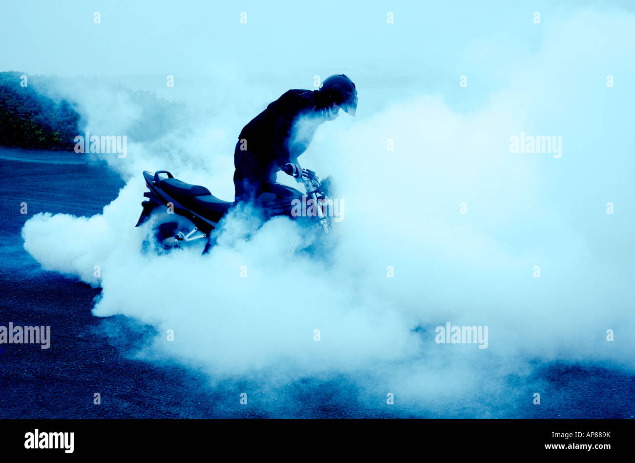 Motor smoke hi-res stock photography and images - Alamy