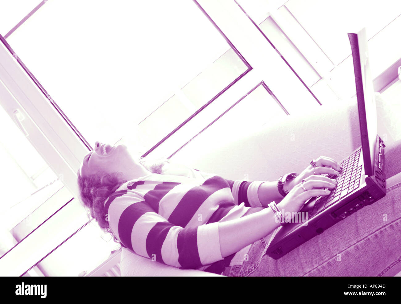 Office laugh laughs laughing hi-res stock photography and images - Alamy