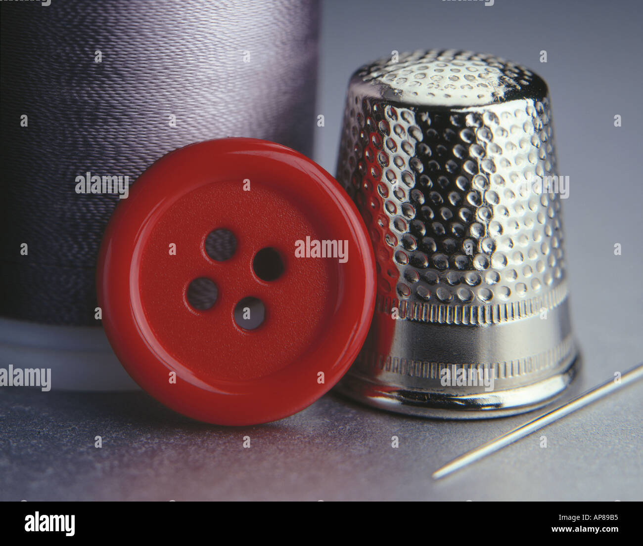 Needle and thread and stitches hi-res stock photography and images - Alamy