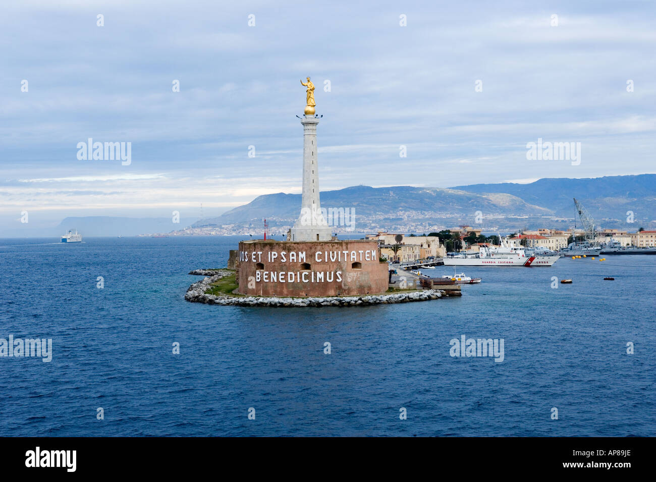 Straits of messina hi-res stock photography and images - Alamy