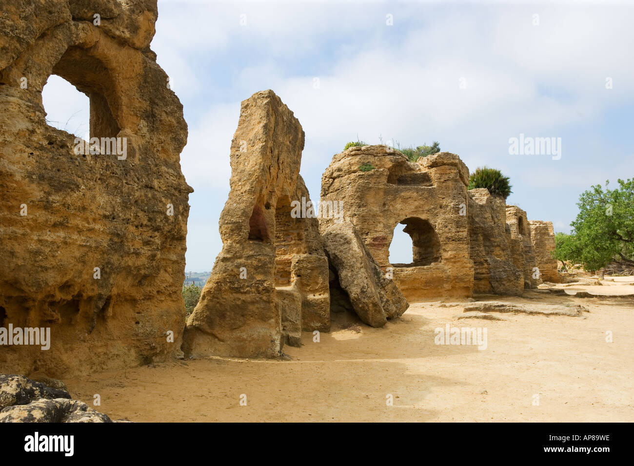 Burial temple hi-res stock photography and images - Alamy