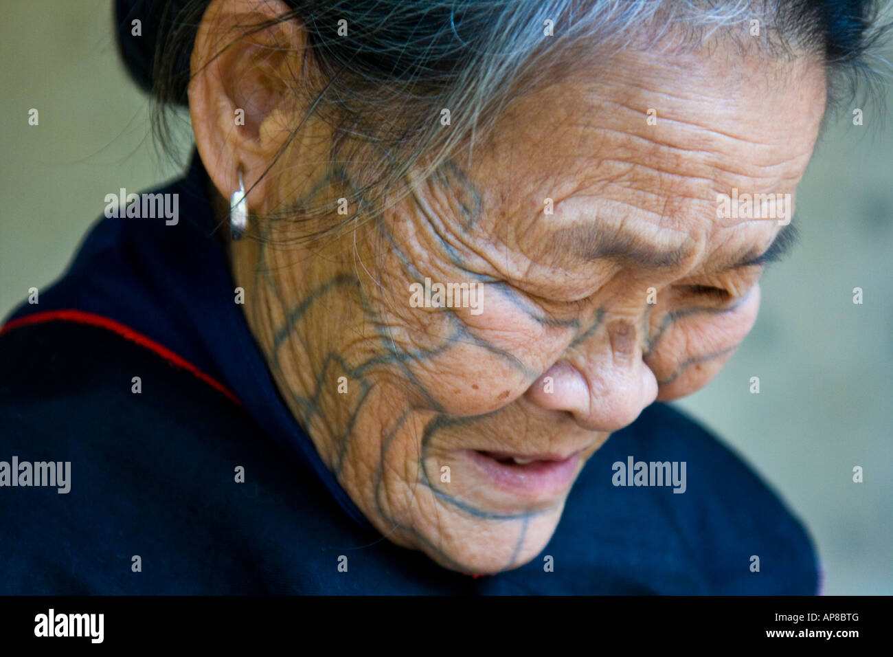 Li Woman Hainan Island China Stock Photo - Alamy