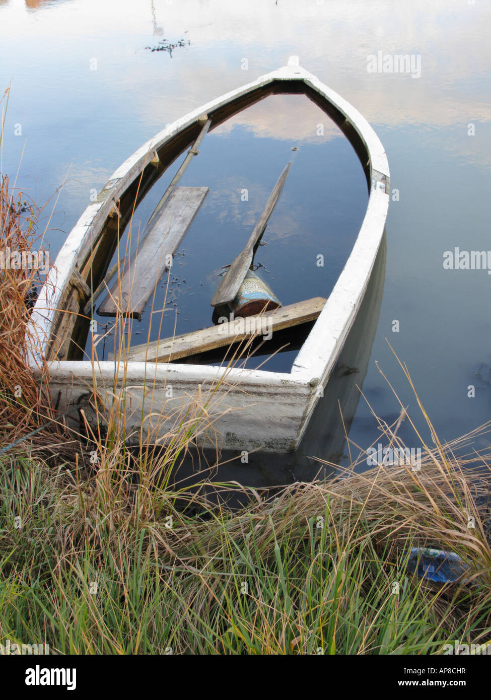 Lowering boat into water hi-res stock photography and images - Alamy