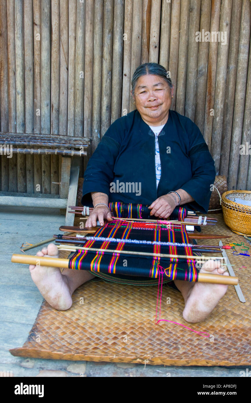 Li Woman Sewing on Hand Loom Hainan Island China Stock Photo - Alamy