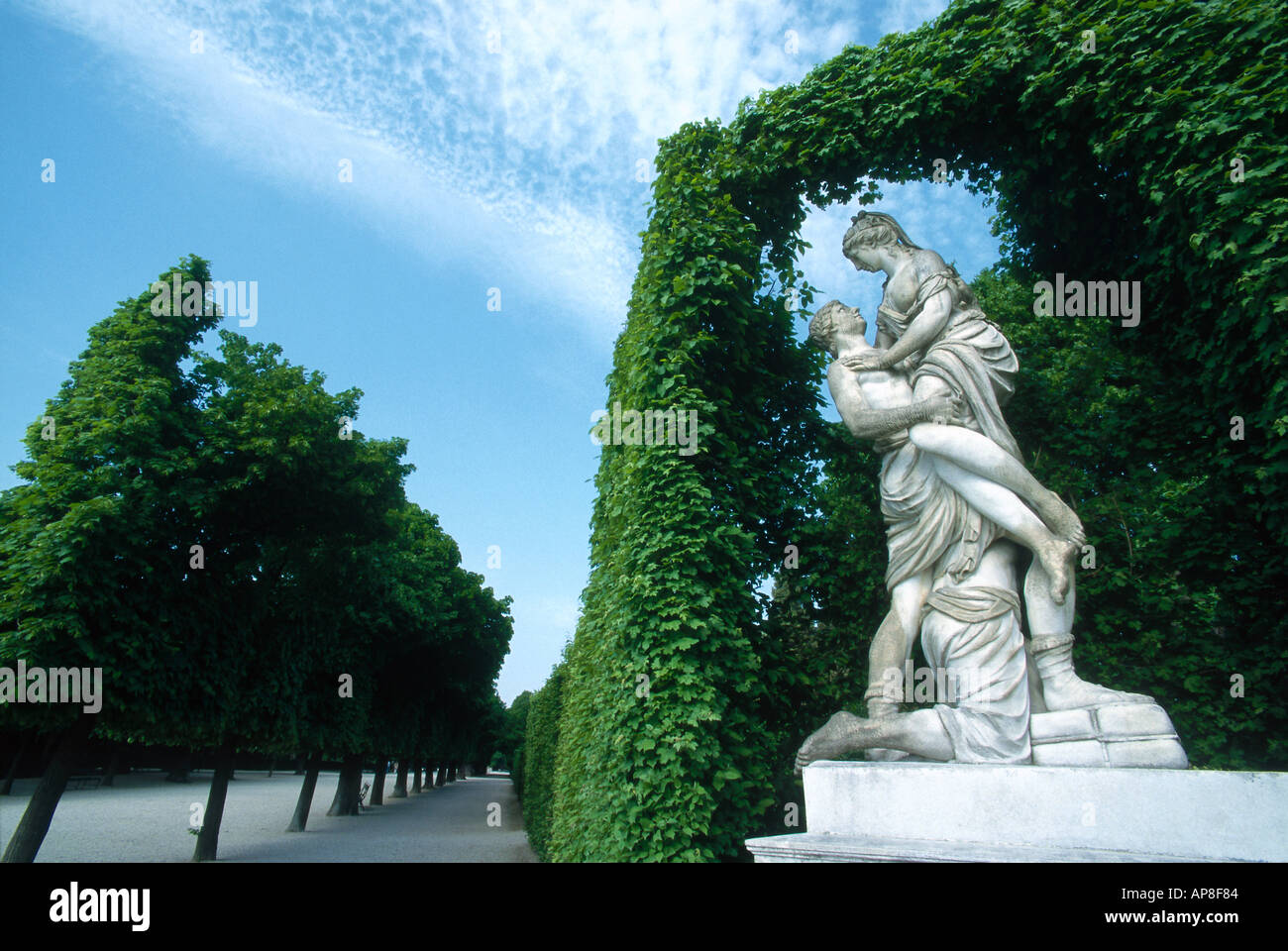 Statues at park, Schonbrunn Palace, Vienna, Austria Stock Photo - Alamy