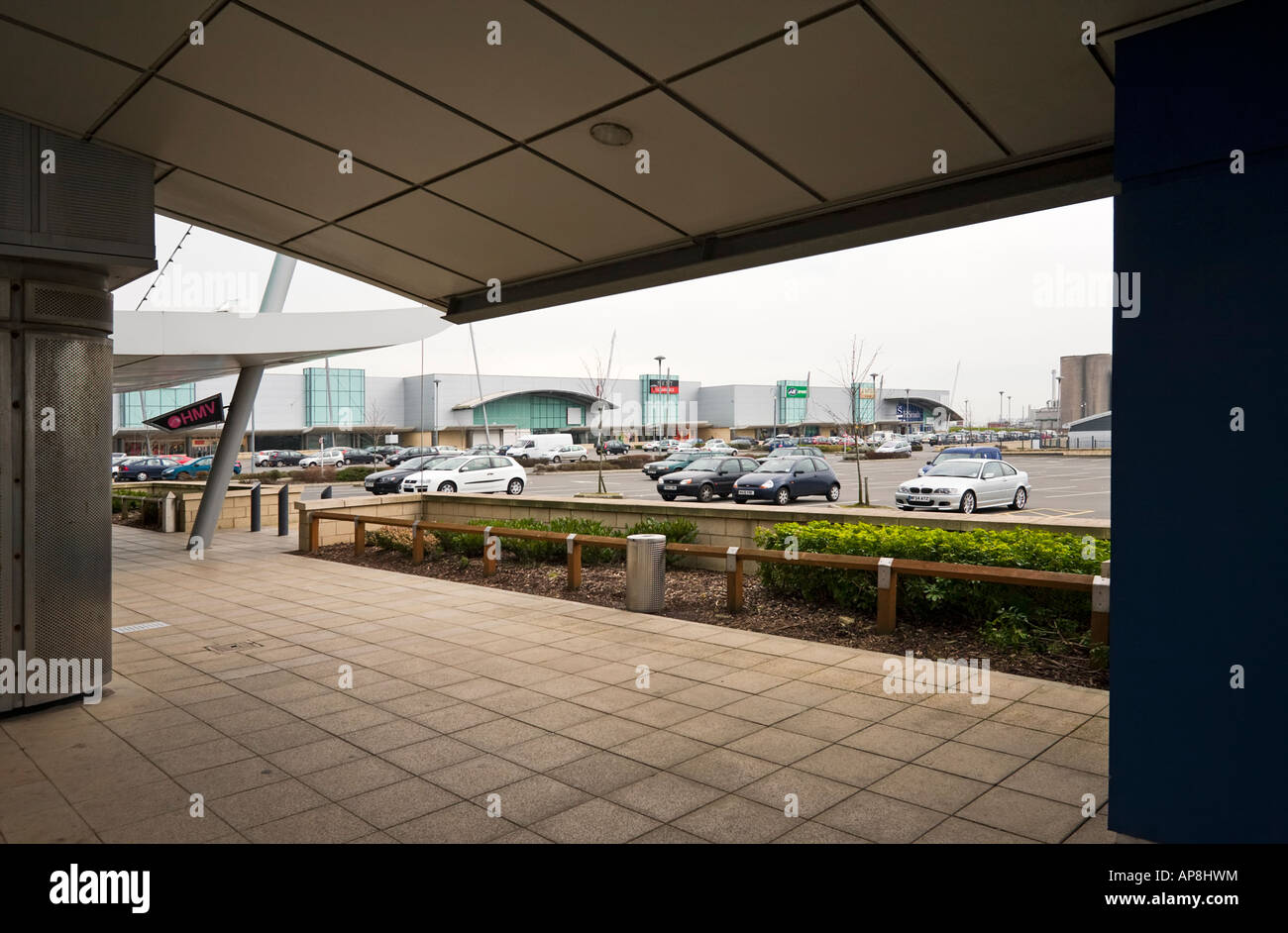 Retail park centre hi-res stock photography and images - Alamy