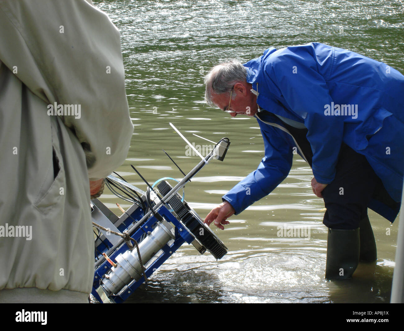 Engineer inspects the SeaCub Mk1 ROV Stock Photo - Alamy