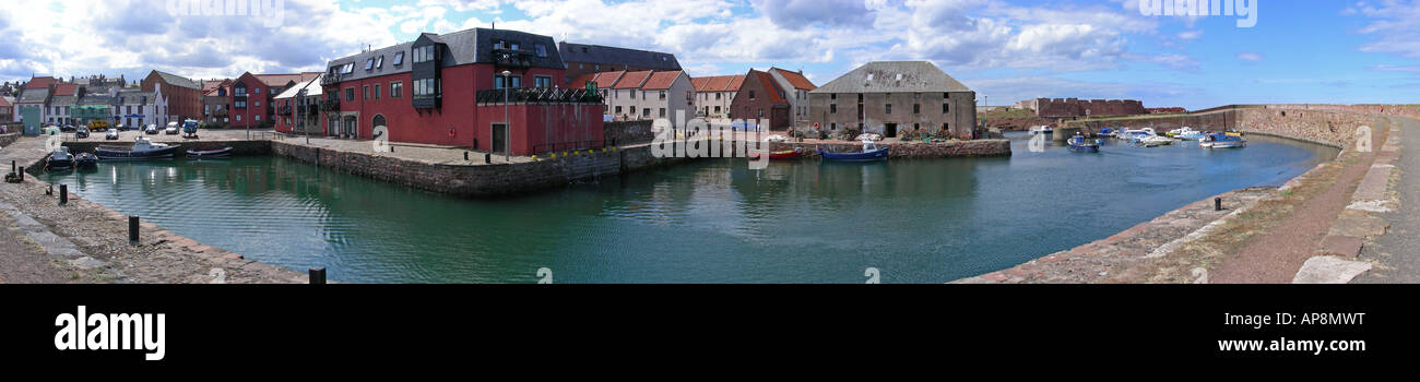 Dunbar harbour boat hi-res stock photography and images - Alamy