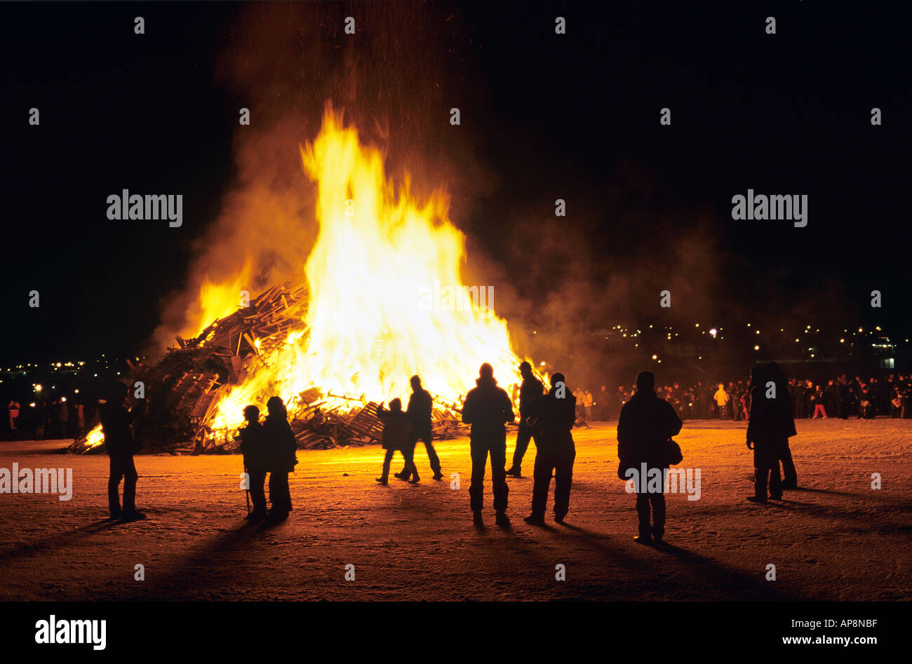 Bonefire on New Years Eve in Reykjavik Stock Photo - Alamy