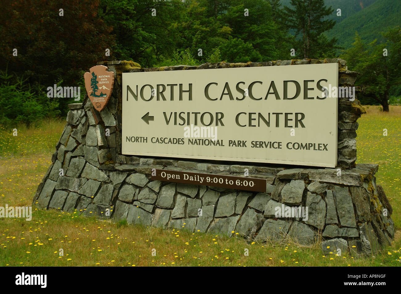 North cascades national park sign hi-res stock photography and images ...