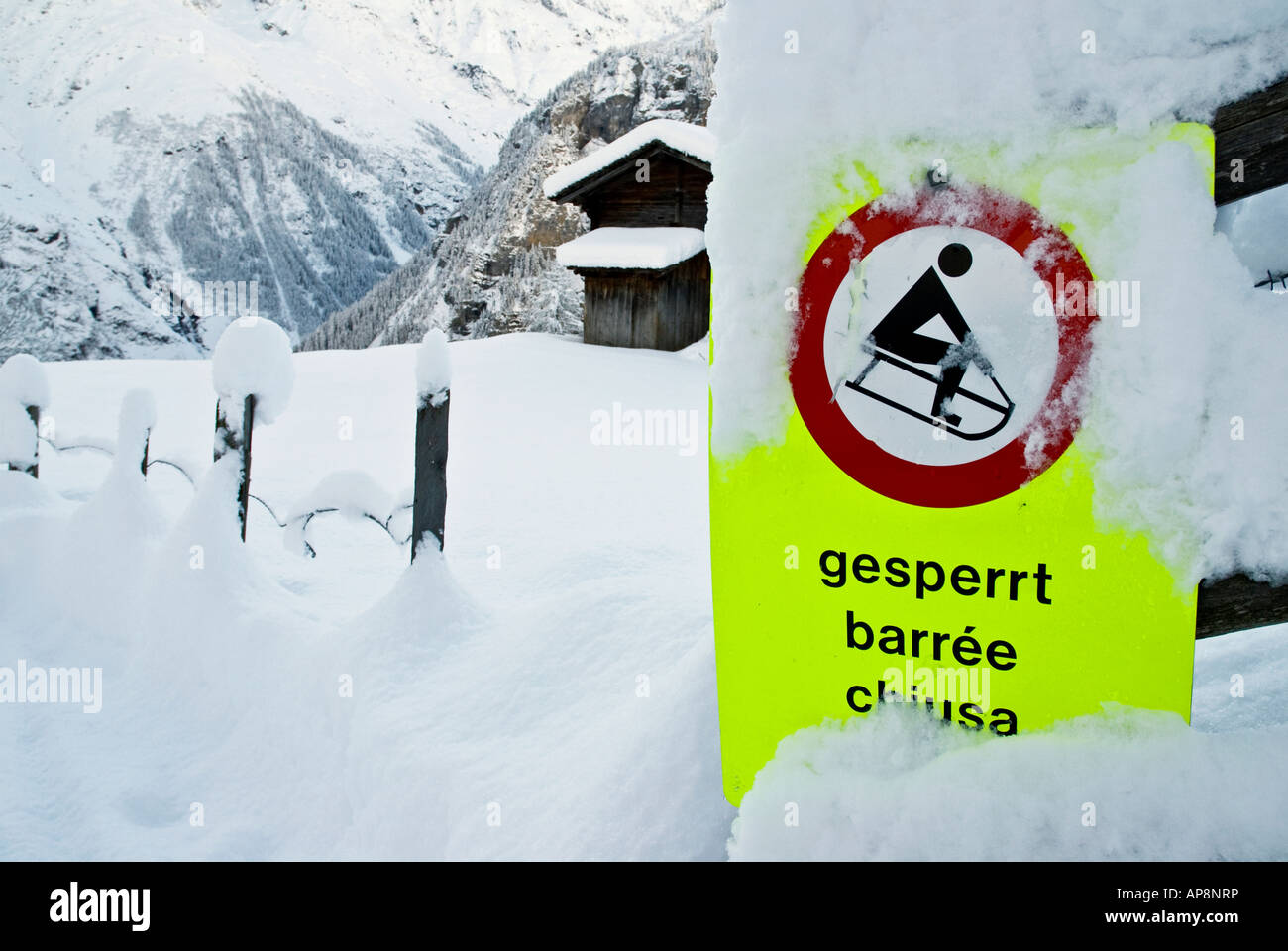 3 languages hi-res stock photography and images - Alamy