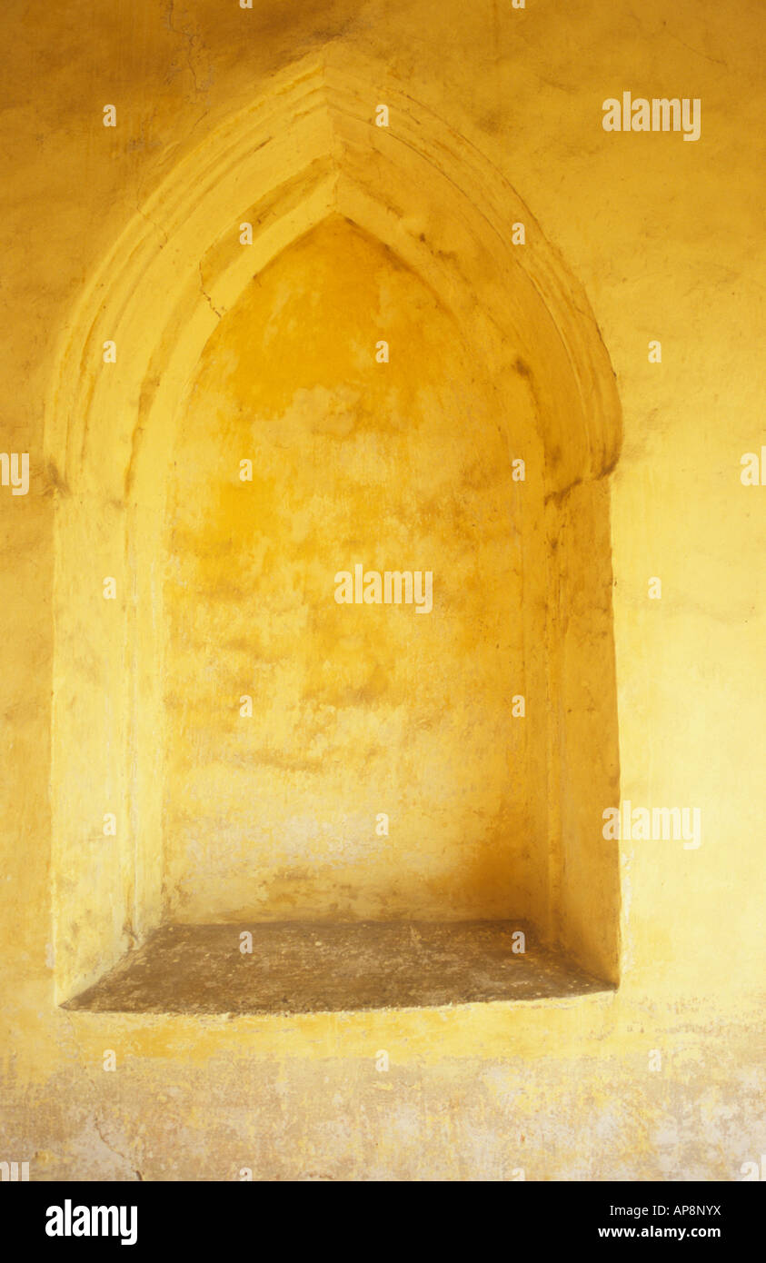 Arched alcove hi-res stock photography and images - Alamy