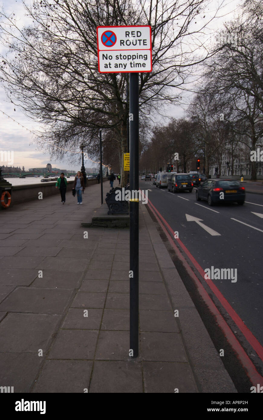 Red route no stopping sign hi-res stock photography and images - Alamy
