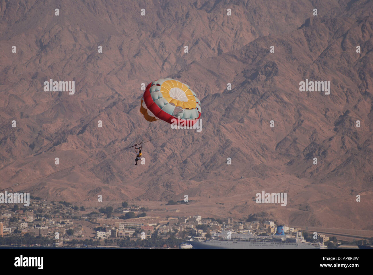 Israel Eilat Red Sea Paragliding in the Bay of Aqaba Stock Photo - Alamy