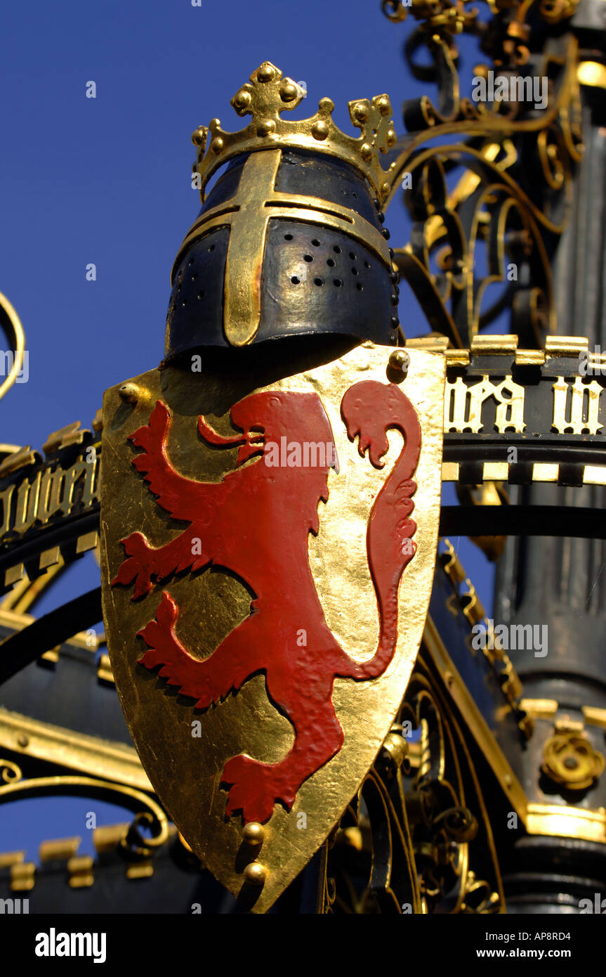 Medieval armour parliament hi-res stock photography and images - Alamy
