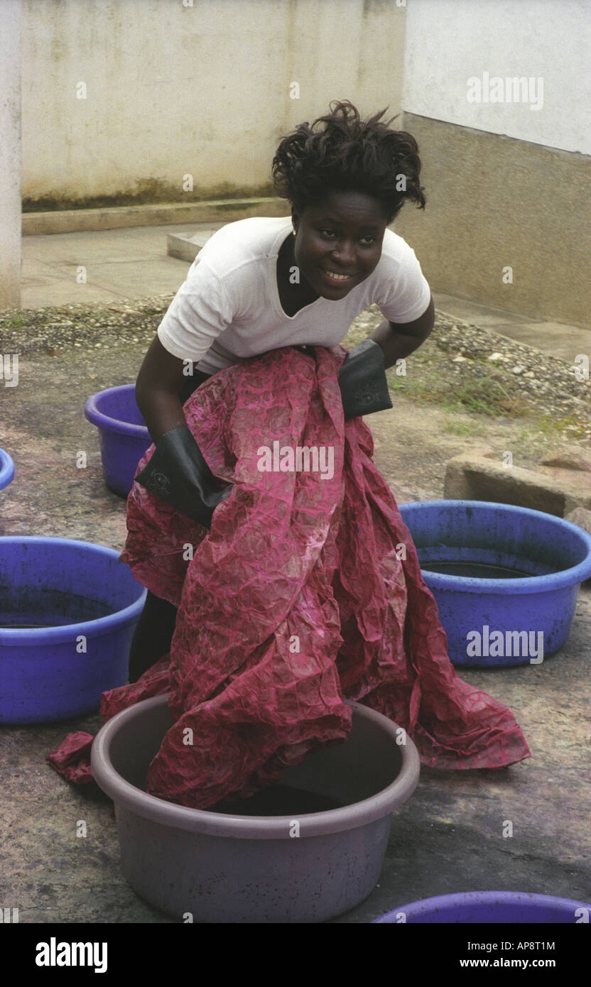 Batik dyeing hi-res stock photography and images - Alamy