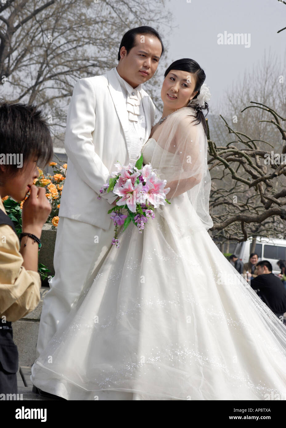 What to do with wedding china | Beachweddingtips.com