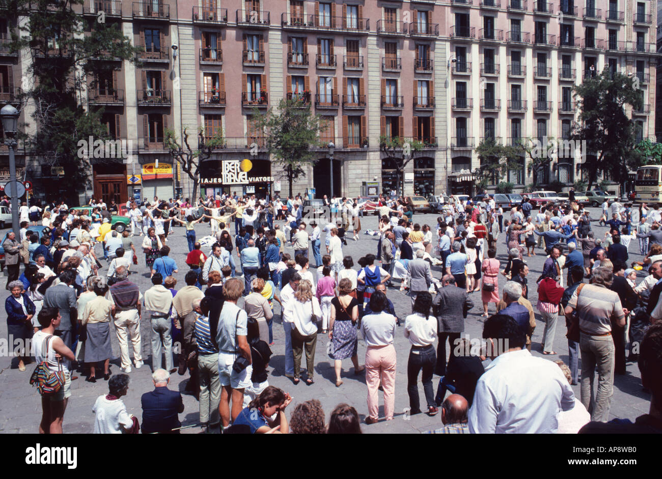 Sardana, Barcelona, Sardanes is national dance of Spain. Catalan ...