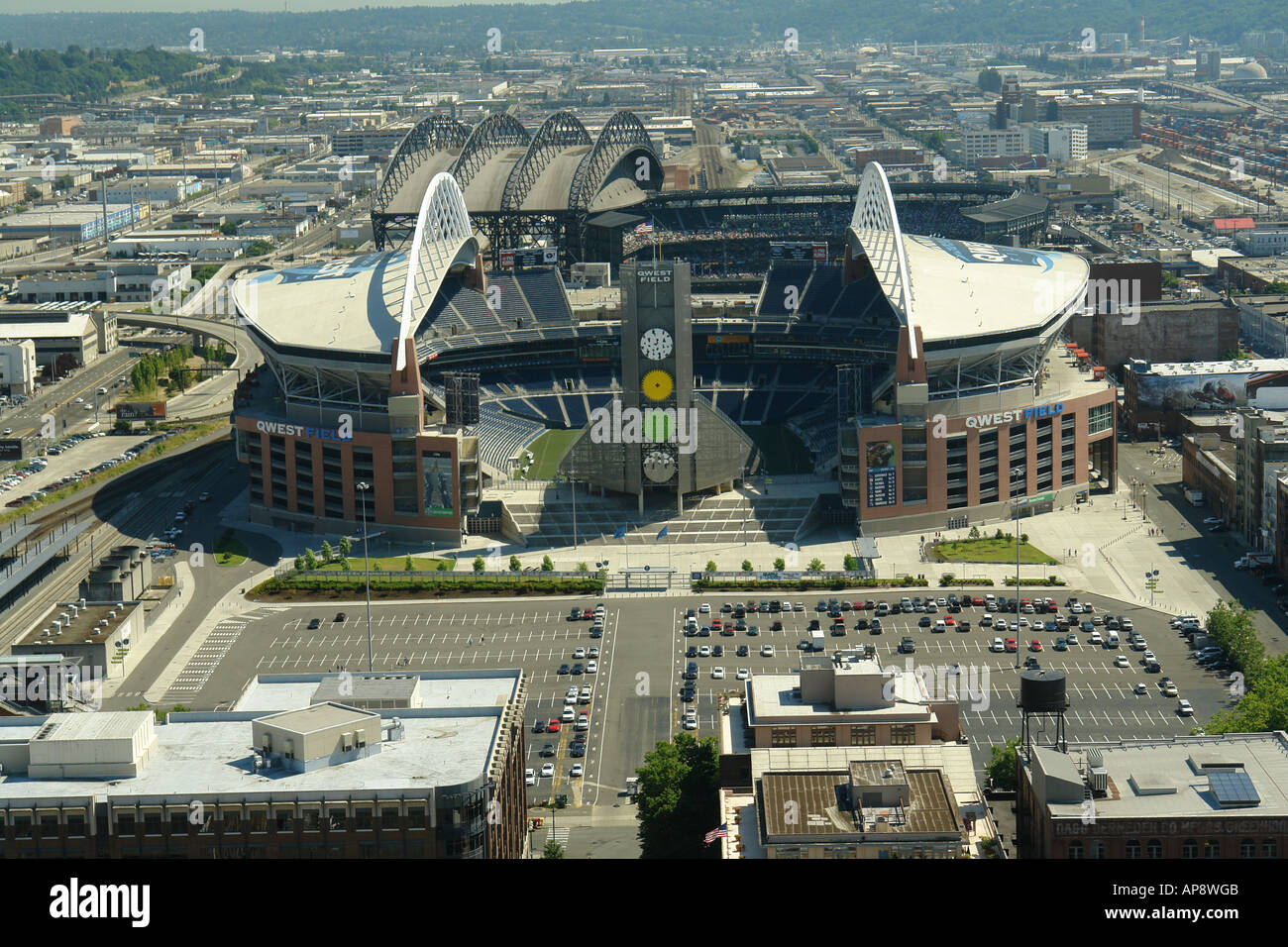 American football field aerial hi-res stock photography and images - Alamy