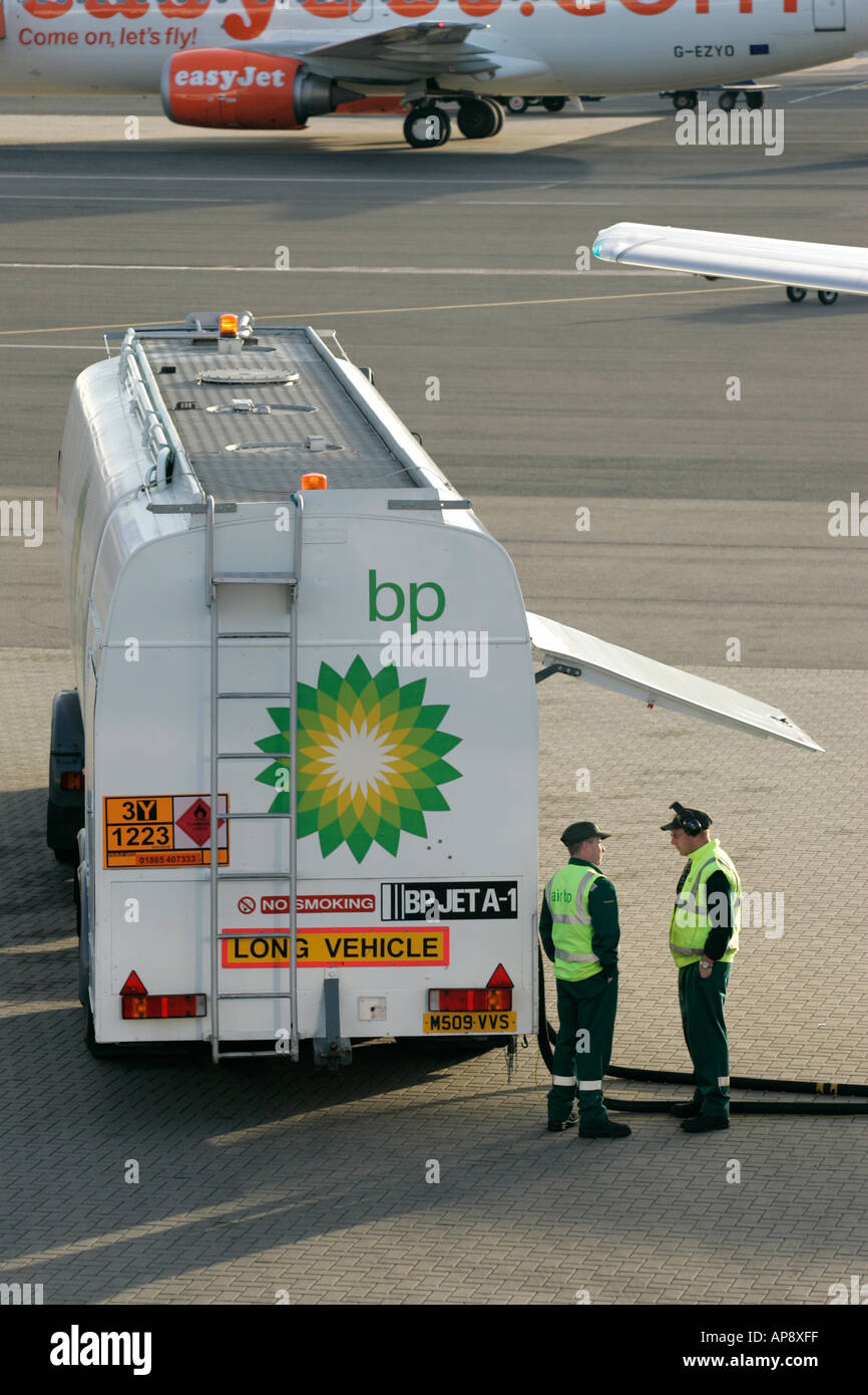 Bp tanker hi-res stock photography and images - Alamy