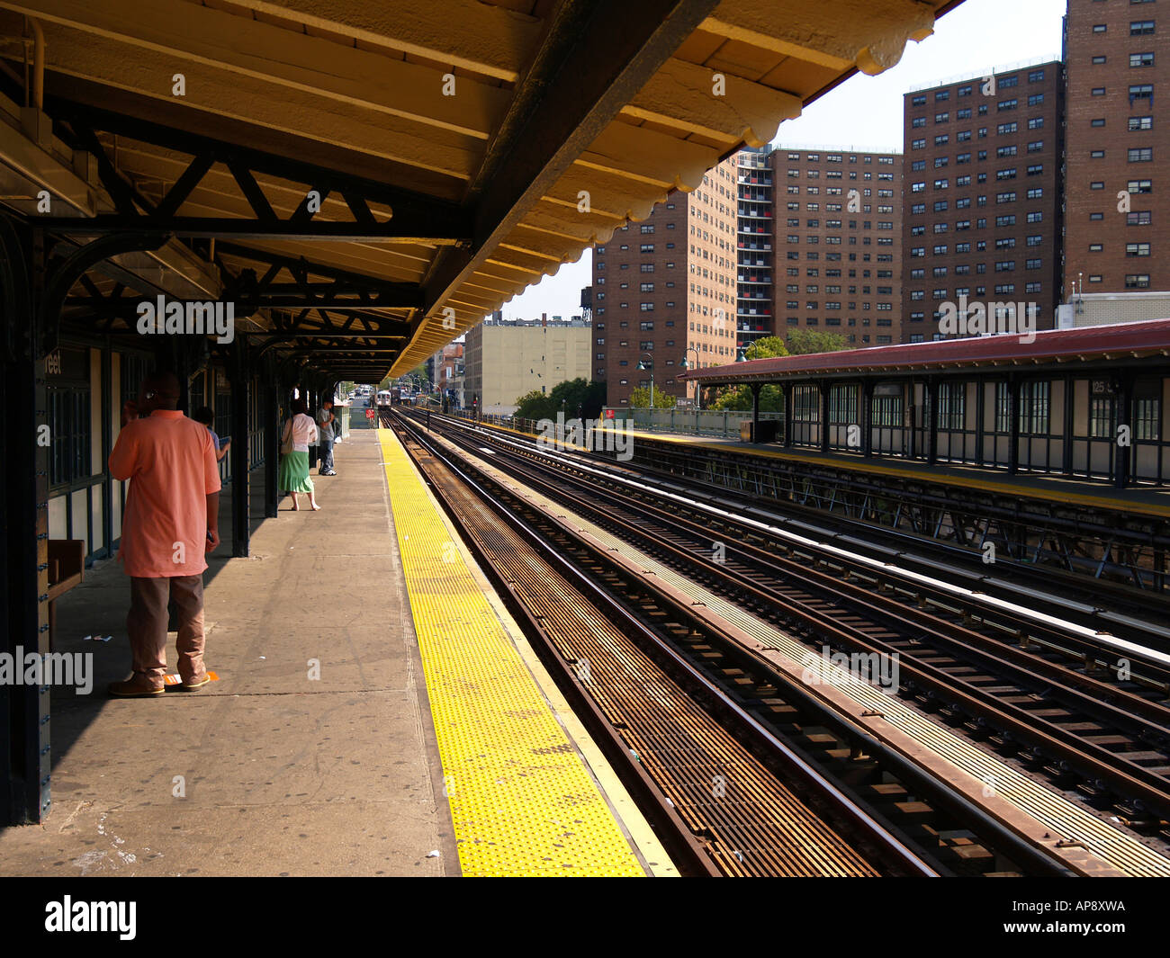 View of west 125th street hi-res stock photography and images - Alamy