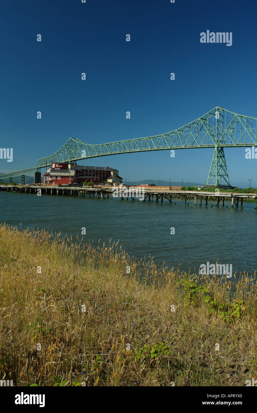 Continuous truss bridge hi-res stock photography and images - Alamy