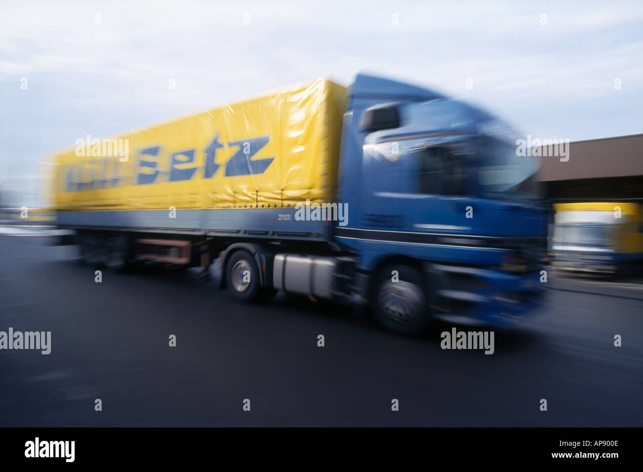 Lorry trucks cars in hi-res stock photography and images - Alamy