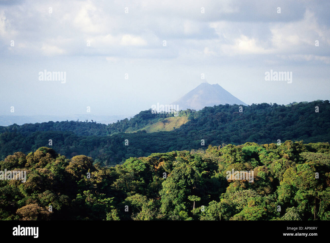 Mount arenal volcano hi-res stock photography and images - Alamy