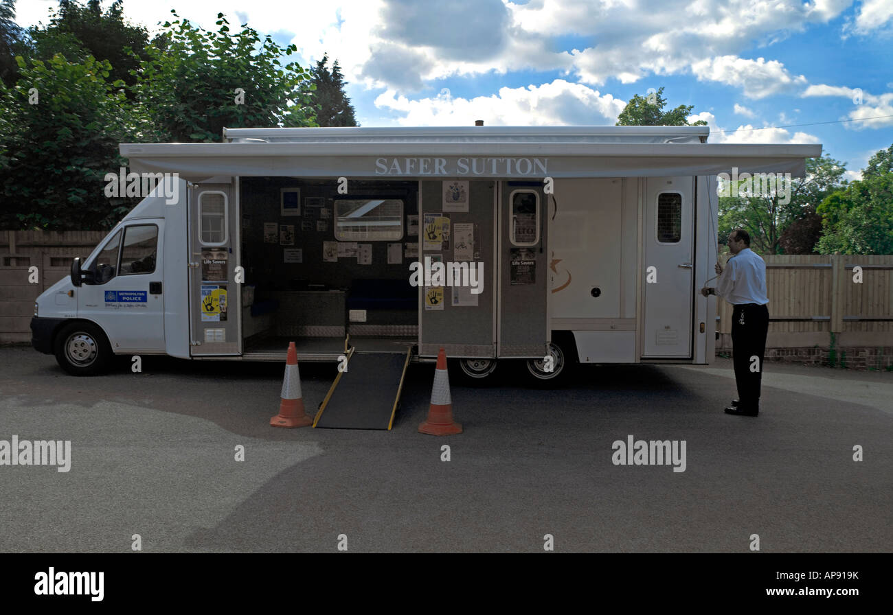 Police Mobile Unit Prevention of Theft Home Security Stock Photo - Alamy