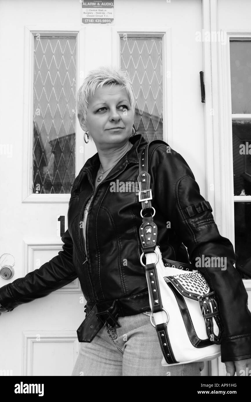 Portrait of mid adult woman. Black and white Stock Photo - Alamy