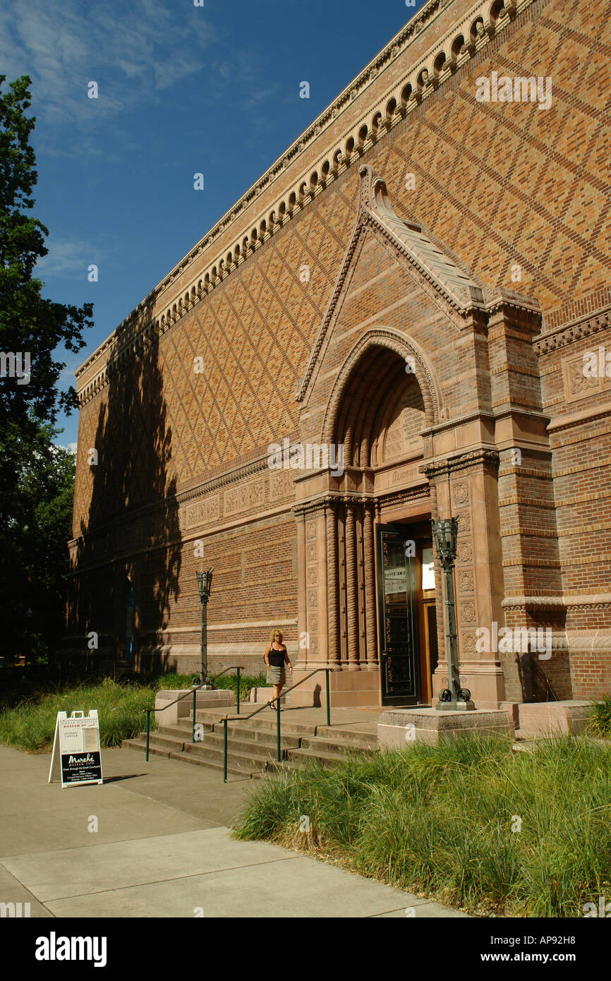 Eugene jordan schnitzer museum of art hi-res stock photography and ...