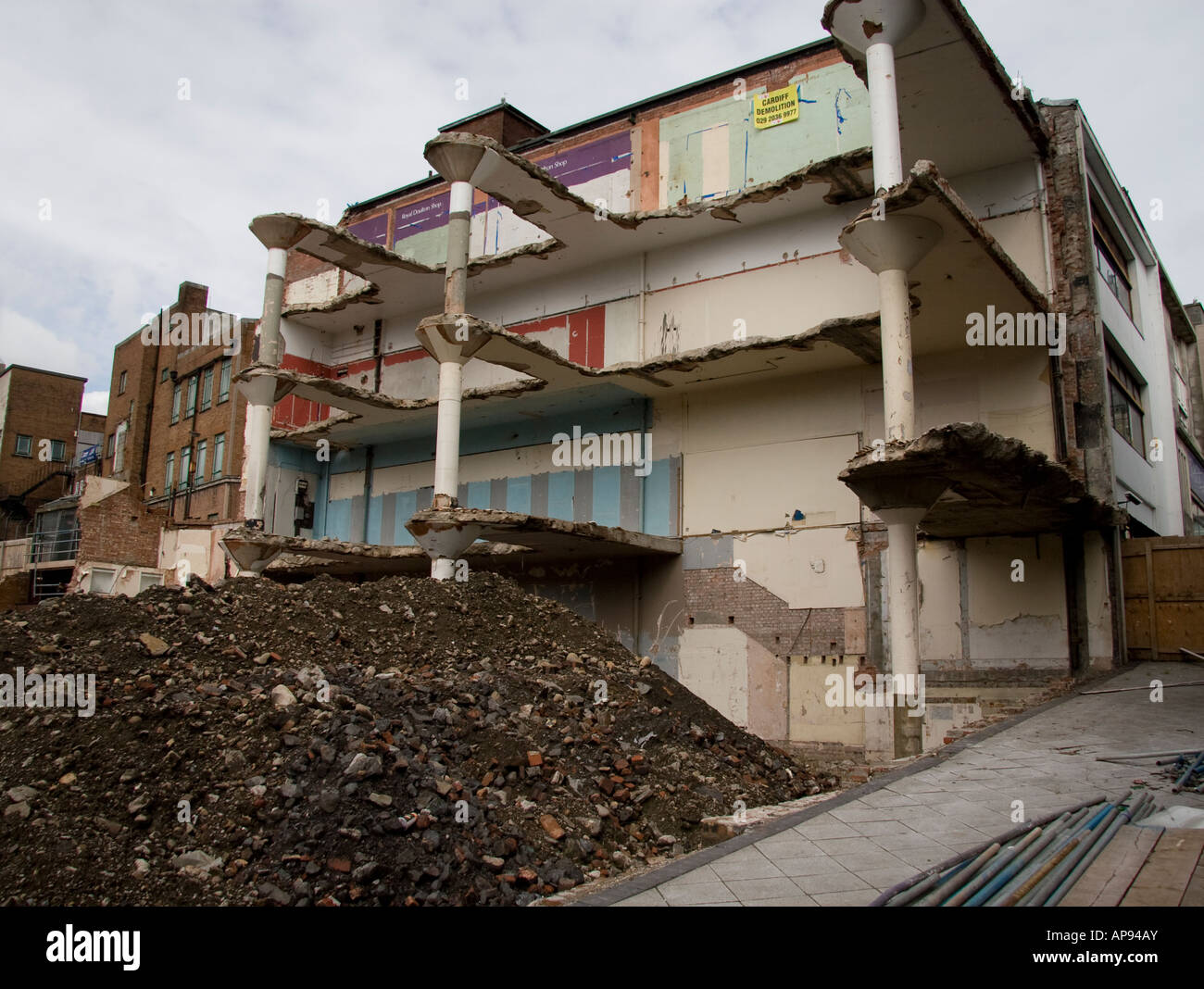 Falling rubble hi-res stock photography and images - Alamy