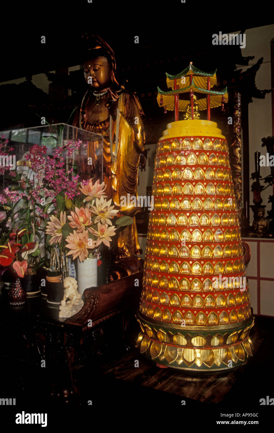 altar, Kuan Yin Temple, Chinese temple, Buddhist temple, Chinatown ...
