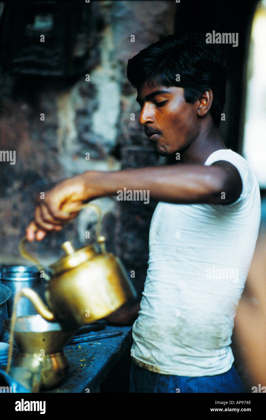 Indian tea served roadside in traditional way Stock Photo - Alamy