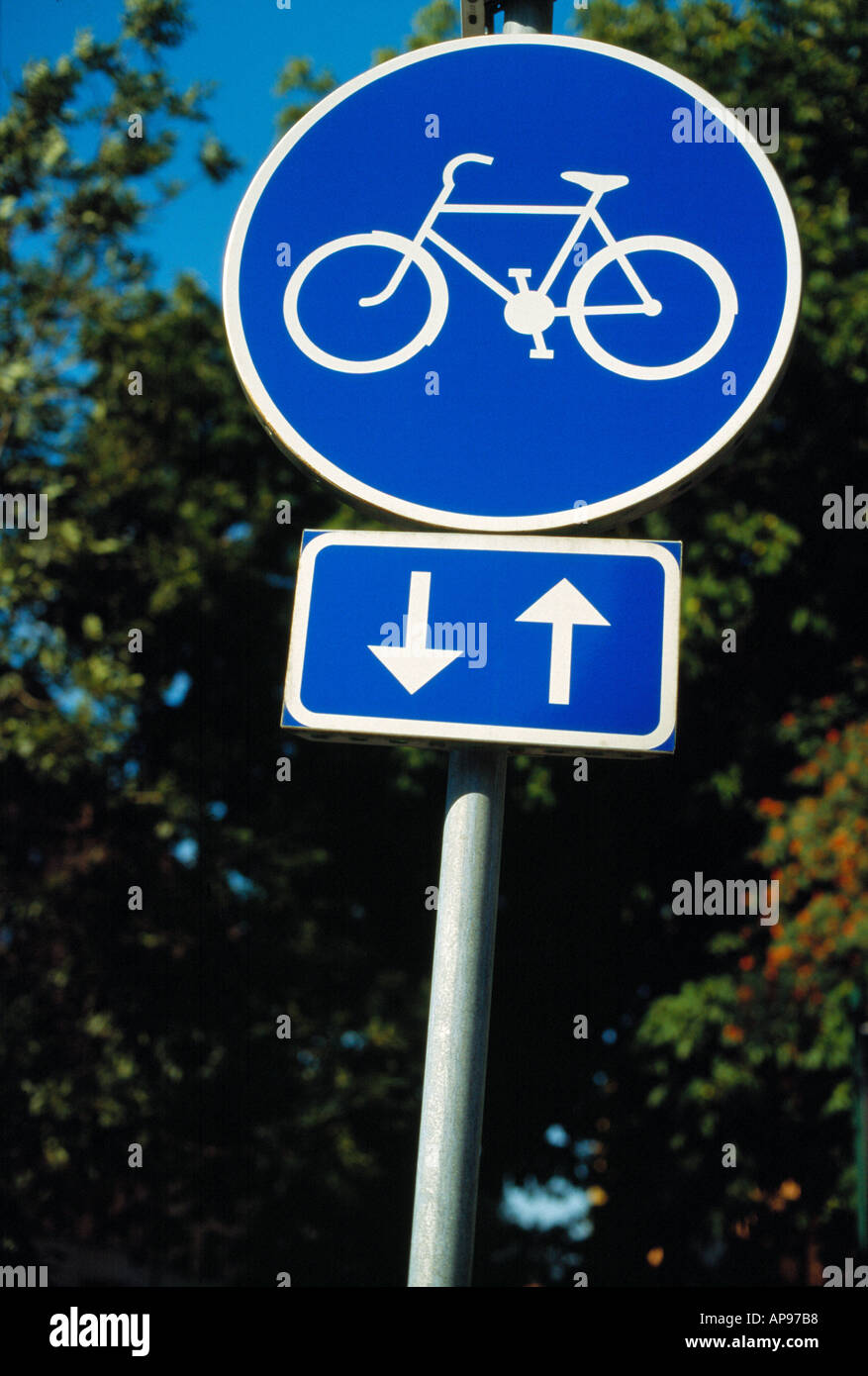 Traffic sign for cyclists Stock Photo - Alamy