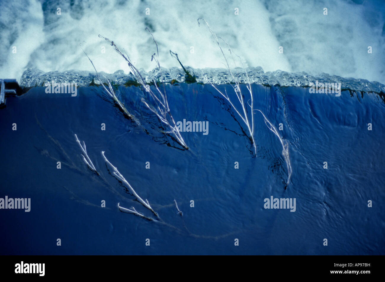 Lip of waterfall hi-res stock photography and images - Alamy