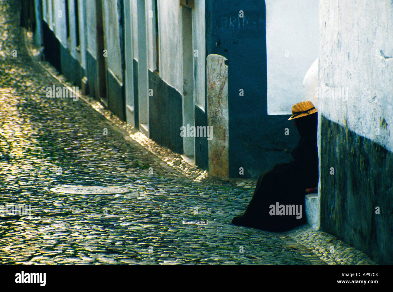 Robed figure hi-res stock photography and images - Alamy