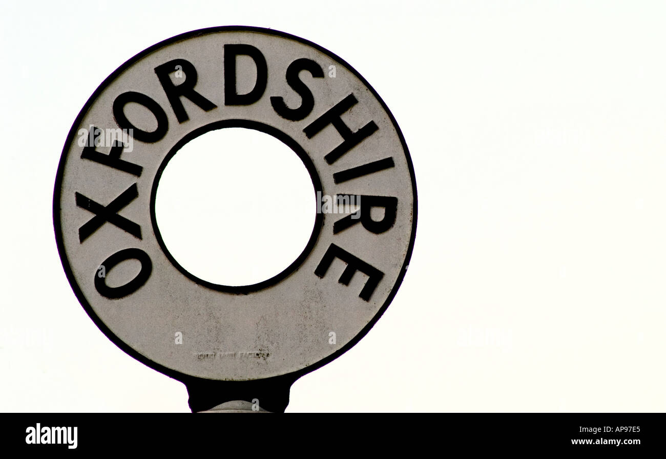 Old Oxfordshire road sign Stock Photo - Alamy