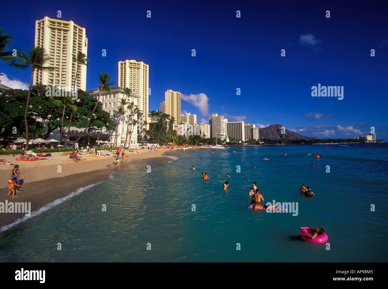 people, tourists, swimmer, swimmers, swimming, bathers, sunbathers ...