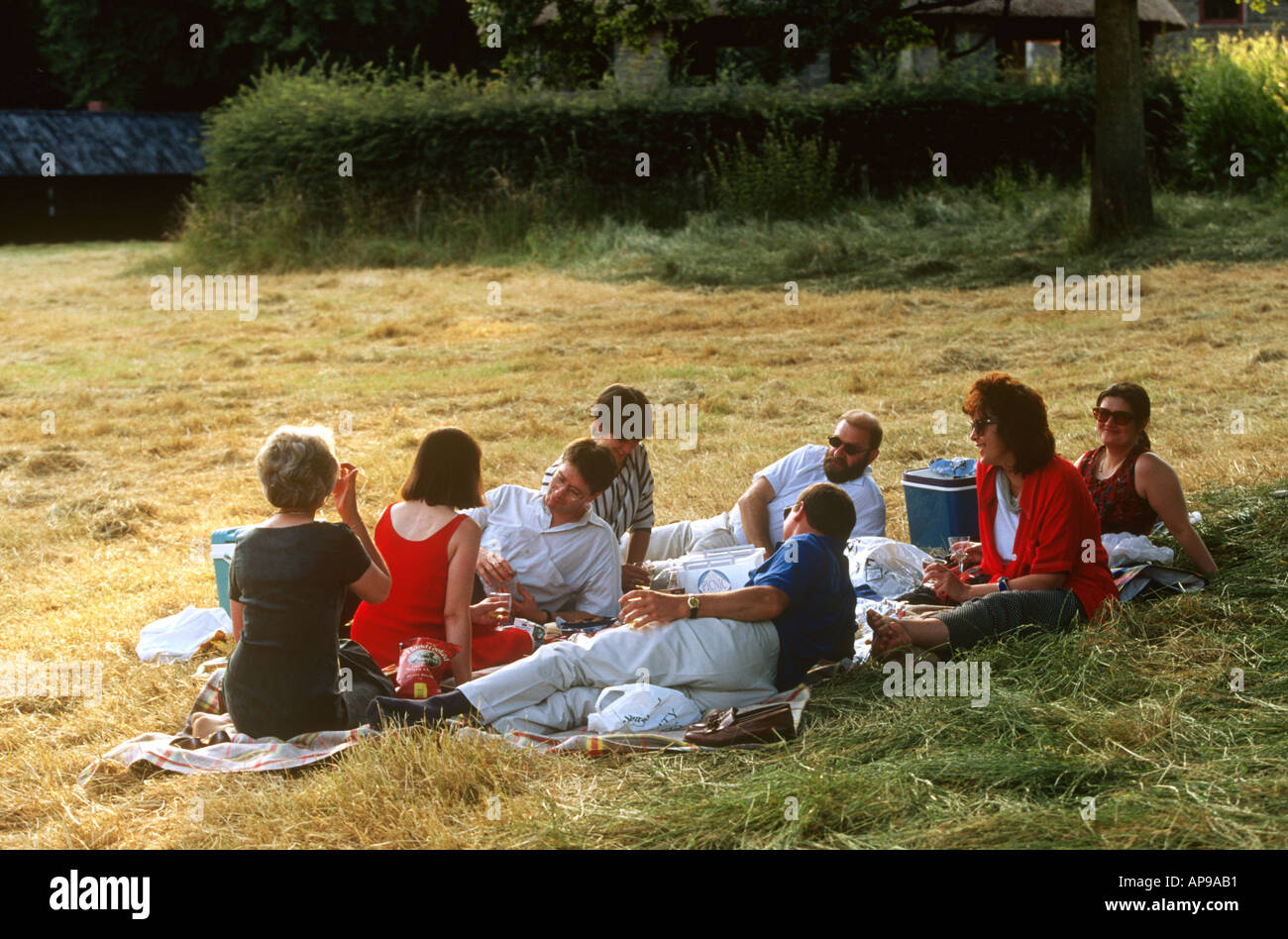 Food picnic uk countryside hi-res stock photography and images - Alamy