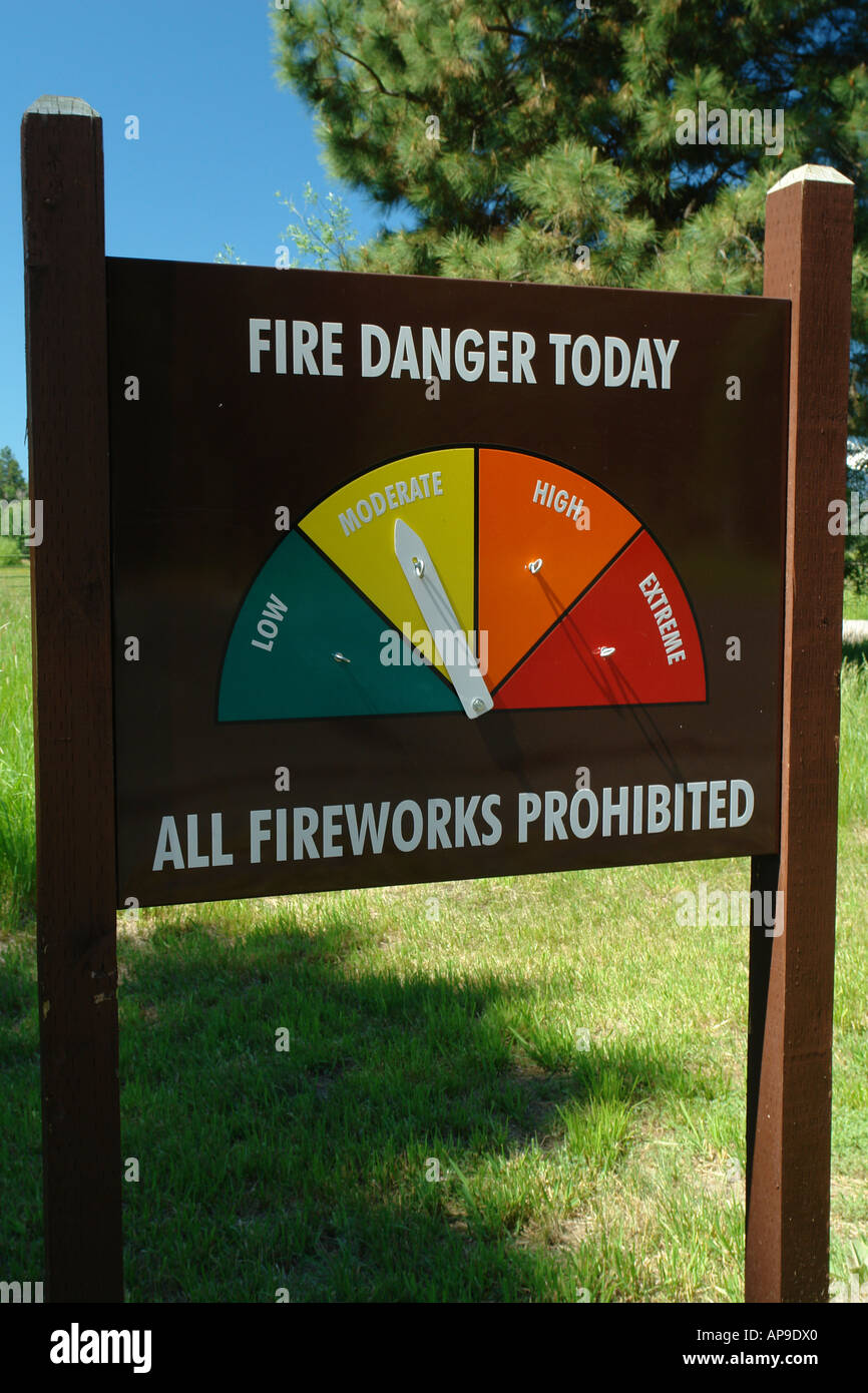 Fireworks warning sign hi-res stock photography and images - Alamy