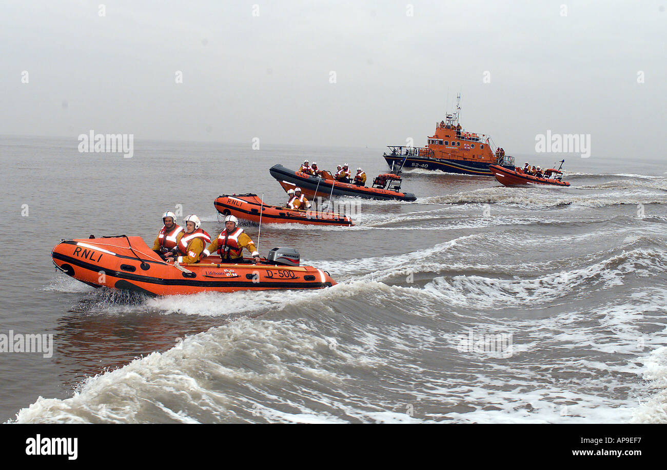 Speeding lifeboat hi-res stock photography and images - Alamy