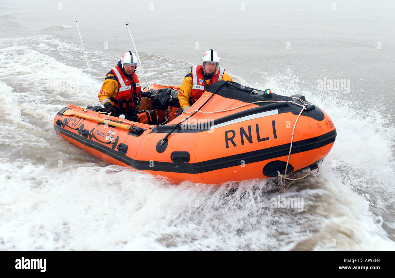 Speeding lifeboat hi-res stock photography and images - Alamy