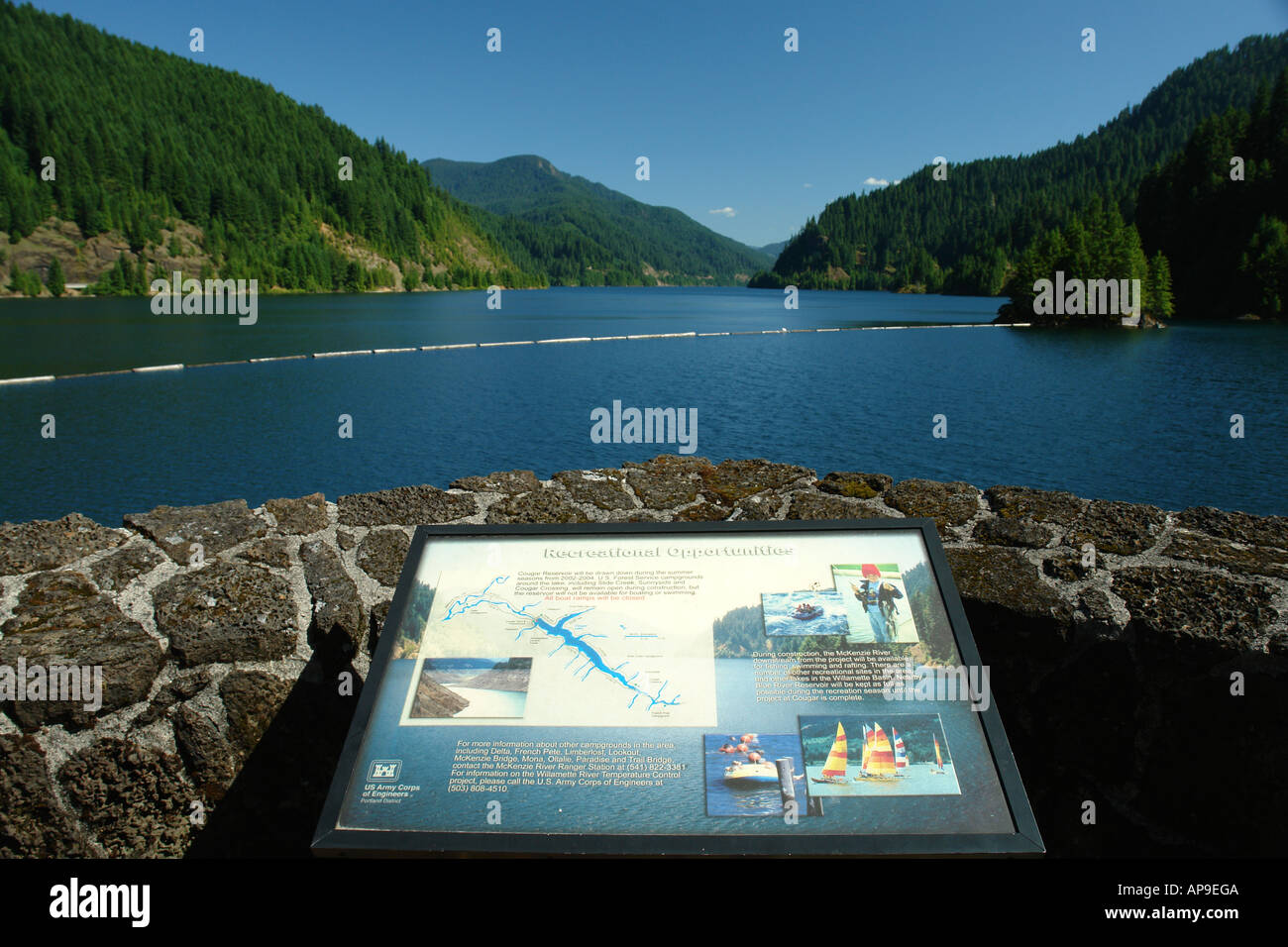 Cougar dam hi-res stock photography and images - Alamy