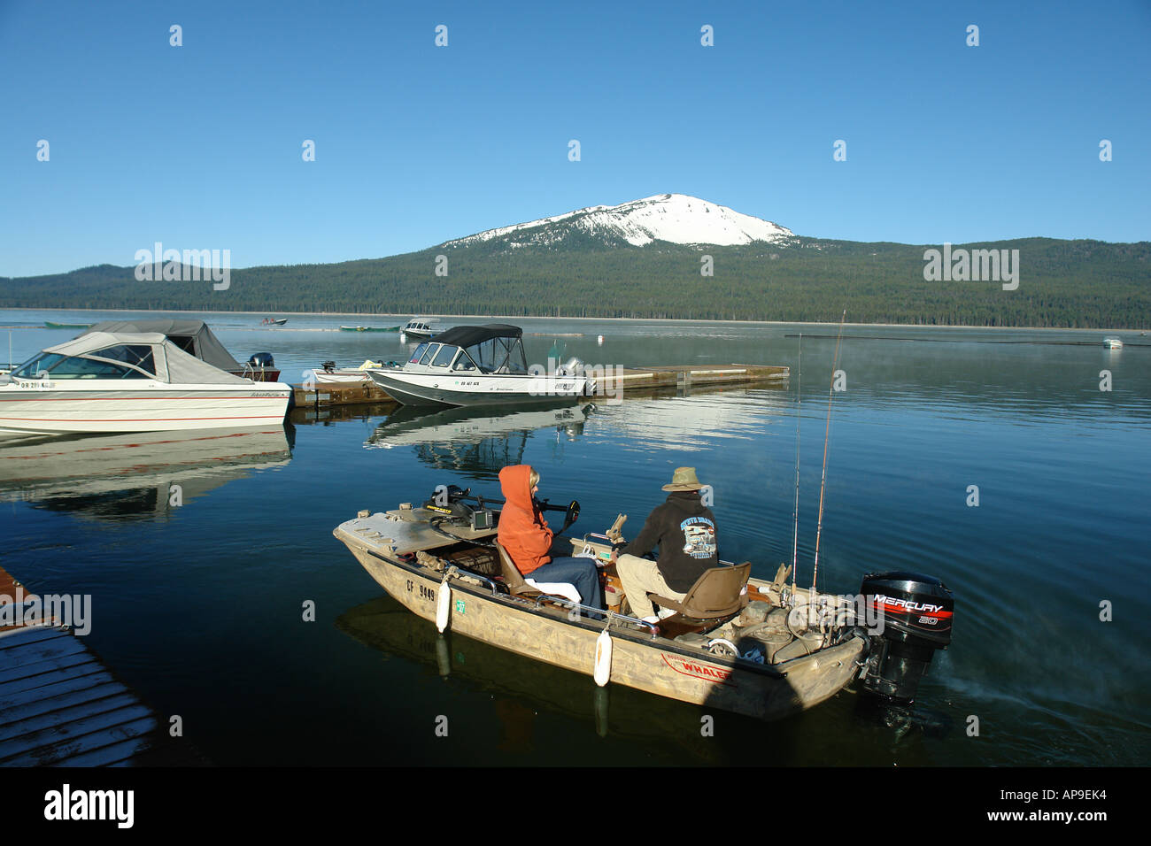 Diamond lake resort oregon hi-res stock photography and images - Alamy