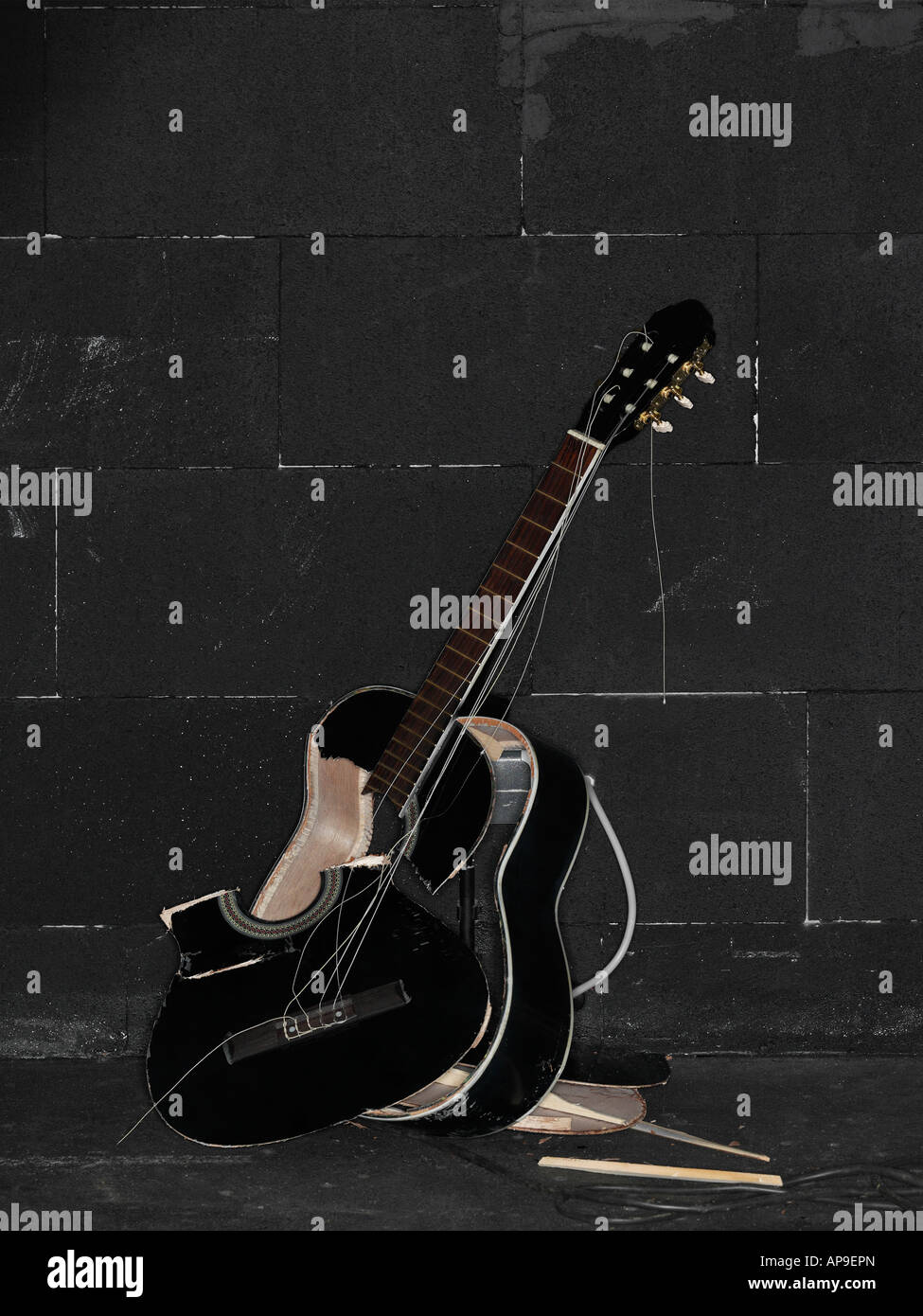 Smashed guitar hi-res stock photography and images - Alamy